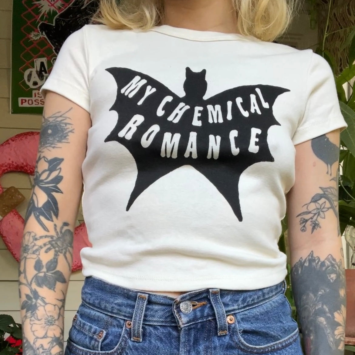 bat tee (PRE-ORDER) – catchinglizards